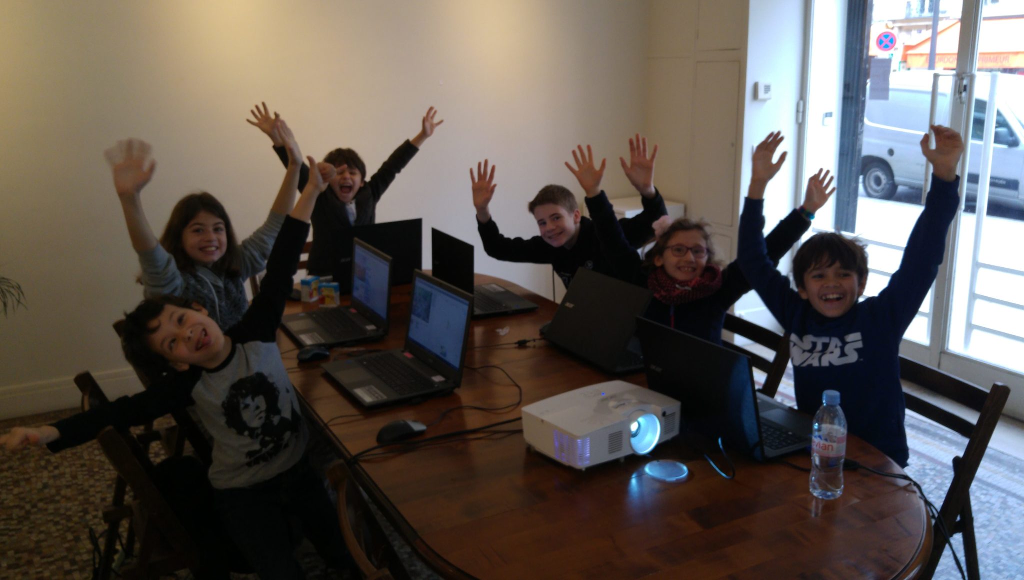 Qui sommes-nous ? Fun Tech Adventures - Stages programmation enfants